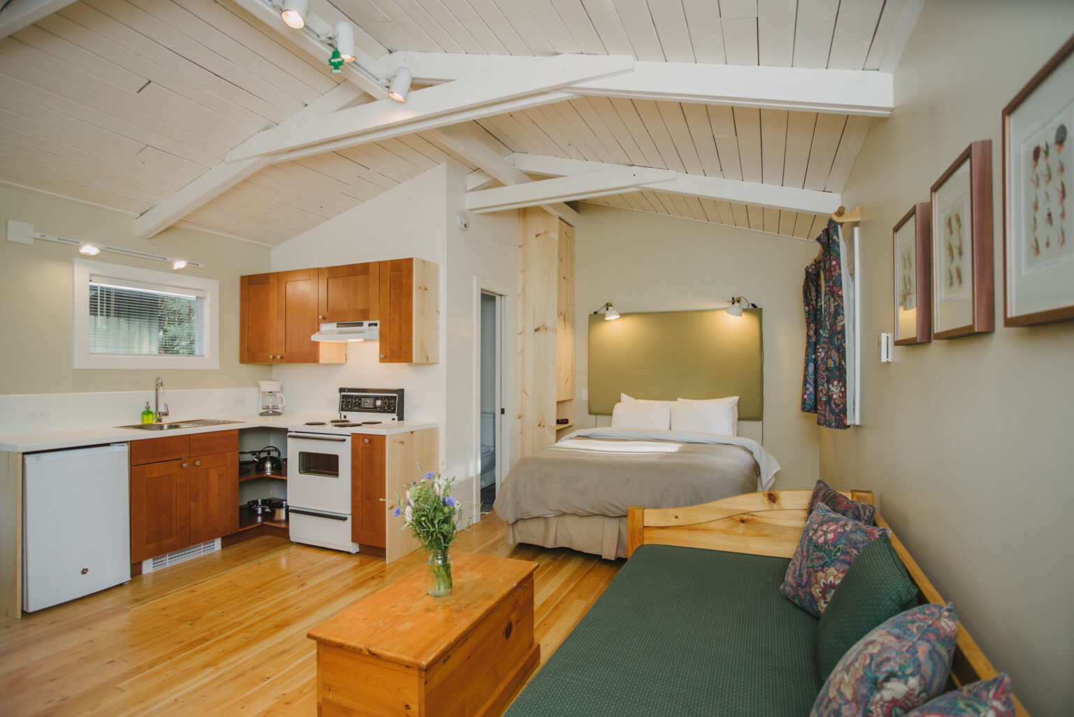 Squamish Cabin Rentals - Sunwolf Riverside Resort