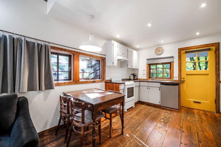 Squamish Cabin Rentals - Sunwolf Riverside Resort